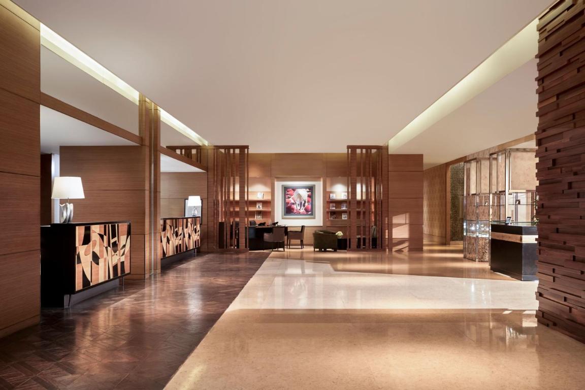 JW Marriott Hotel and Suites Saigon - Concierge service Ho Chi Minh