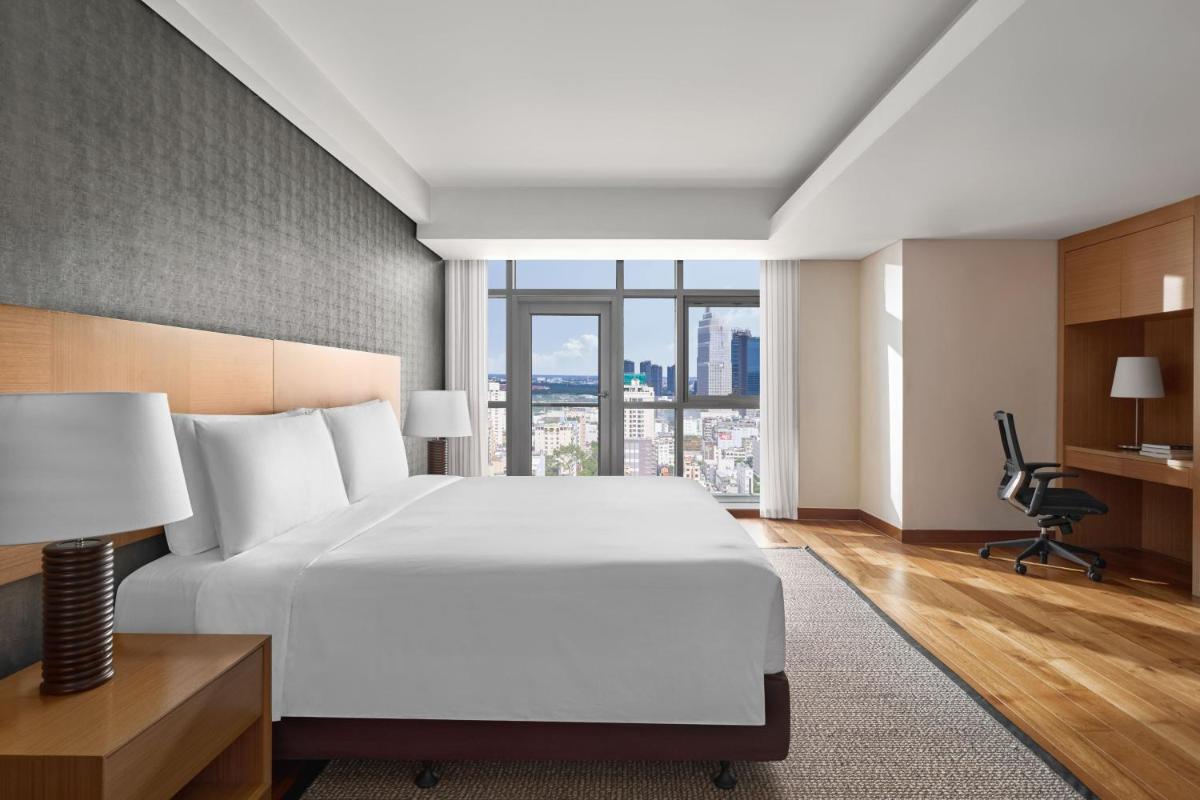 JW Marriott Hotel and Suites Saigon - Concierge service Ho Chi Minh