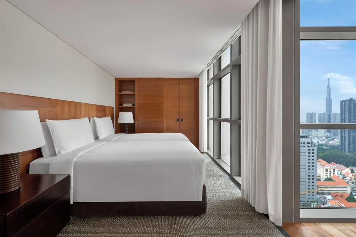 JW Marriott Hotel and Suites Saigon - Concierge service Ho Chi Minh