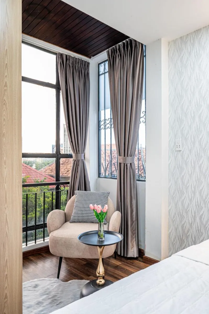 Lotus Lalala Inn Hotel - Concierge service Ho Chi Minh